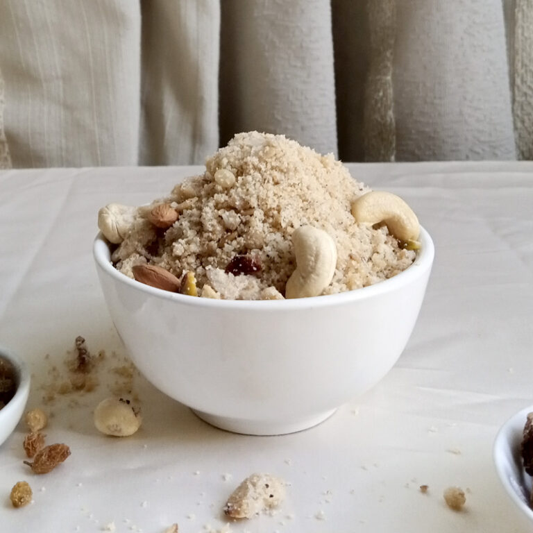 Dates Gift Box Premium plain dates or Luxury filled dates