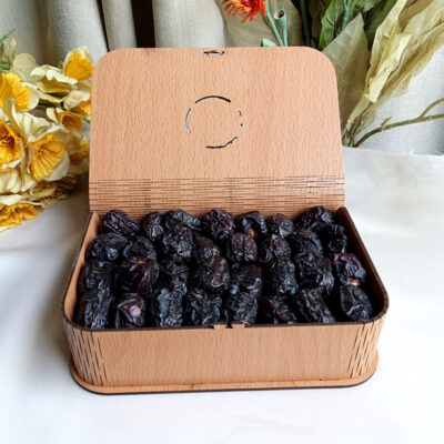Half Kg Premium Dates in Wooden Gift Box Taza Fresh